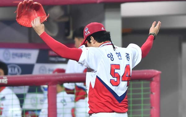 KIA 양현종 "꿈같은 한해였다"...시즌‧KS MVP 석권