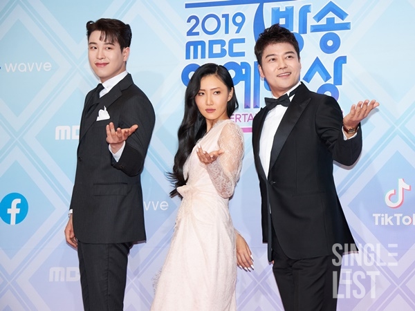 [포토] 전현무-화사-피오, MBC 연예대상 3MC