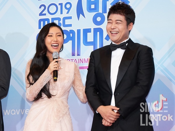 [포토] 전현무-화사-피오, MBC 연예대상 3MC