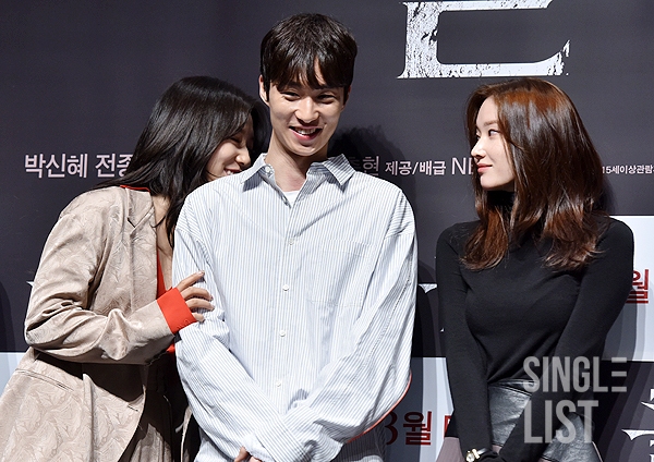 [포토] 박신혜 전종서 감독님 얼굴 너무 작아요 콜 제작발표회