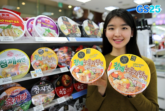 모디슈머 레시피가 편의점 PB로! GS25, ‘참깨누룽지탕면’ 열풍