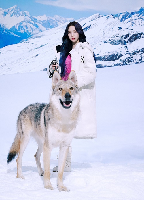 에스파, MLB 22FW 패딩화보 공개..."미리 만나는 겨울"