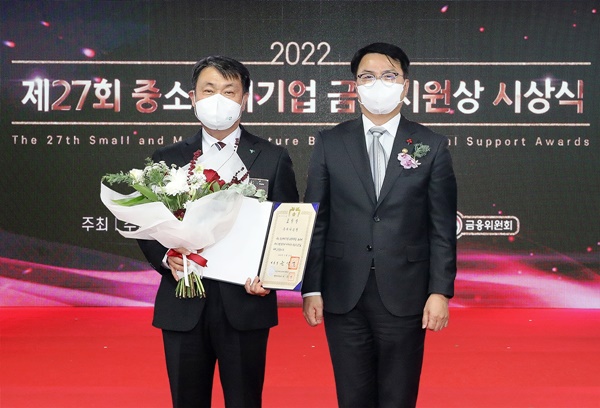 [은행가 이모저모] KB·NH농협·IBK·하나...'글로벌 결제 네트워크 MOU'→'대통령표창 수상'