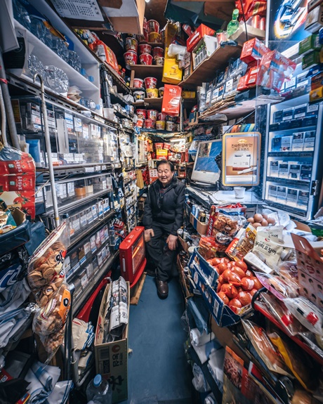 신세계百, RK 스트리트 아트 사진전..."거리의 자유로움"