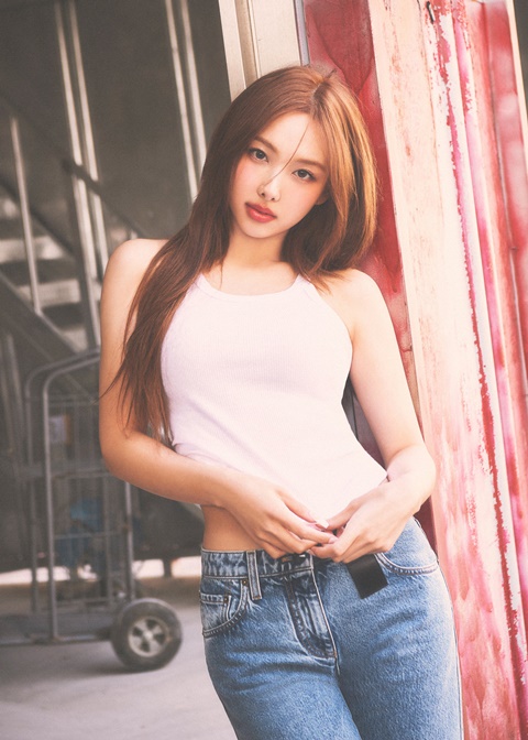 트와이스 나연, 미니2집 'NA' 포토! 청순한 심플 스타일링