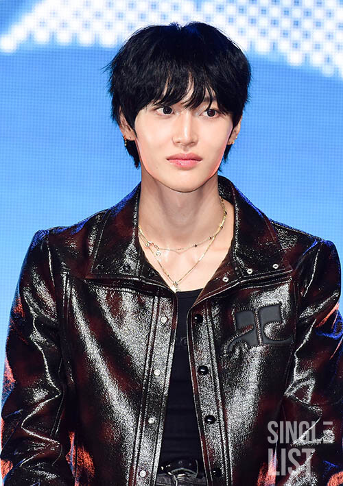 [포토] 라이즈 원빈, 시크+고혹美 폭발…찍는 모든 순간이 모두 화보