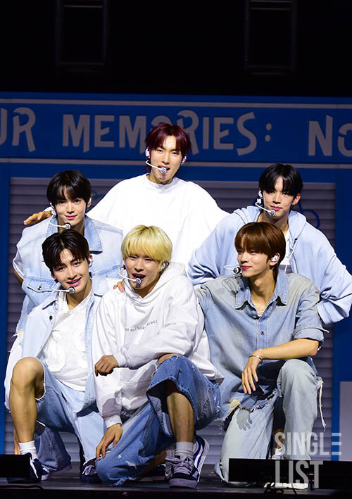 [포토] '청춘속 한 조각' 투어스, 청량美로 '서머킹' 정조준