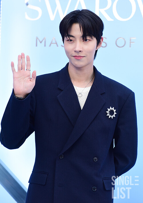 [포토] 황인엽 '멋진 손인사'