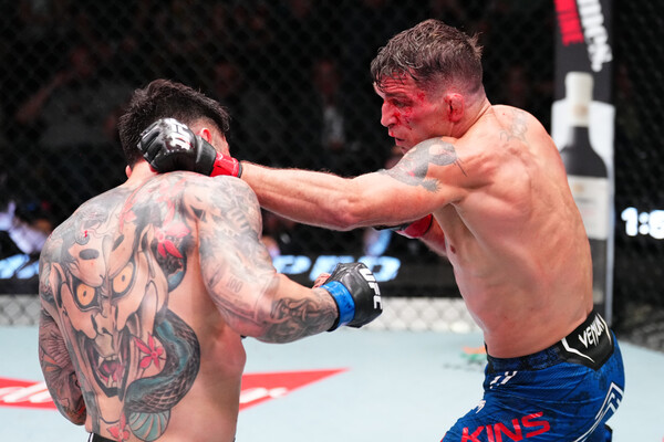 앤서니 에르난데스, 미첼 페레이라에 5R TKO승 "챔피언 벨트 도전 준비 됐다"