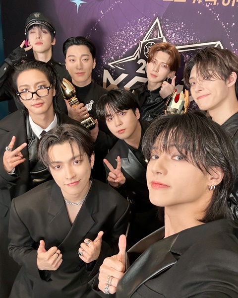 에이티즈, KGMA 2관왕 “6주년에 특별한 상이라 더욱 기뻐”