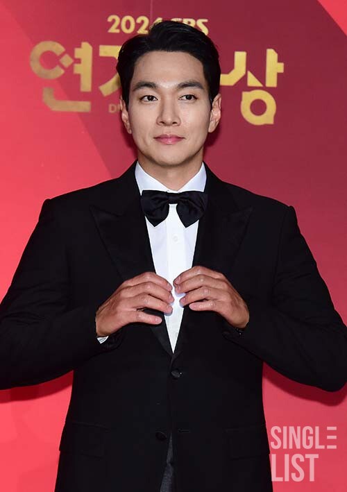 [포토] 이규한 '시크한 하트'