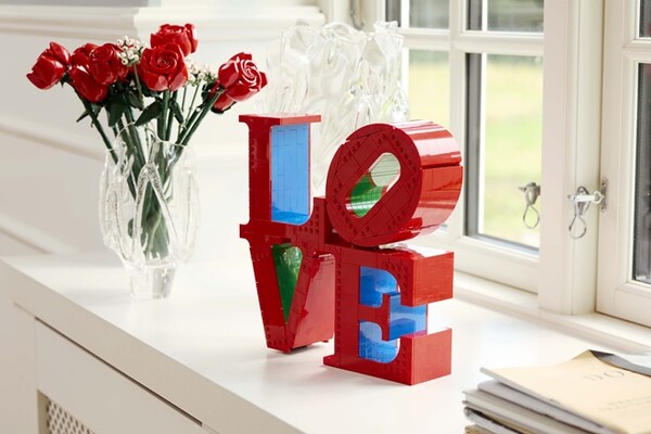 레고그룹, 팝아트 ‘LOVE’ 60주년 기념 세트 공개