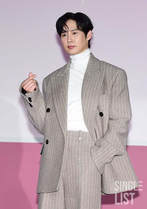 [S노트] 박성훈·전종서, '시상식·콘서트도 취소하는데’ SNS 며칠을 못 참아서