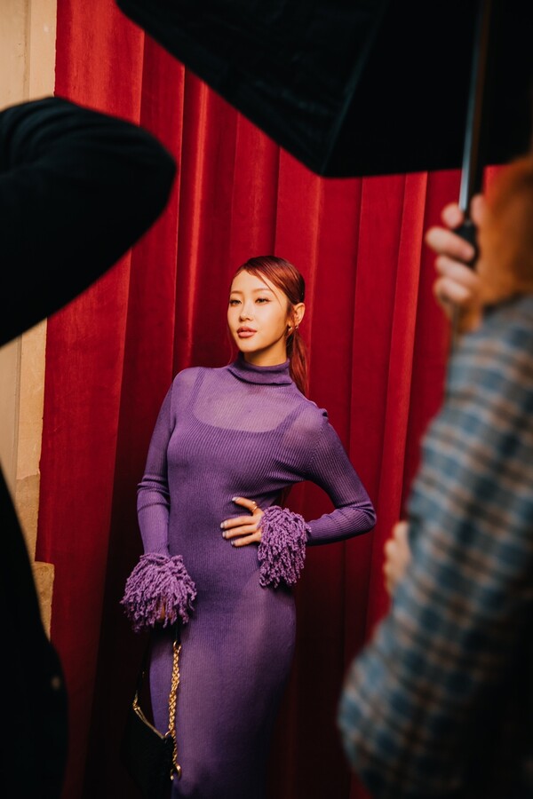 혜윤(HEYOON), 파리 패션위크 참석…애드리언 브로디 인증샷까지