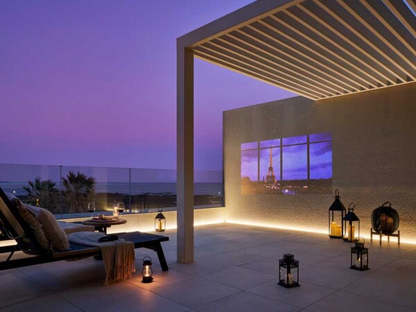 벚꽃은 기본, 낭만까지…상춘객 사로잡는 호텔 프로모션