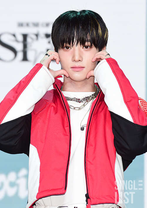 [포토] 싸이커스 유준 '로디들 향한 하트'