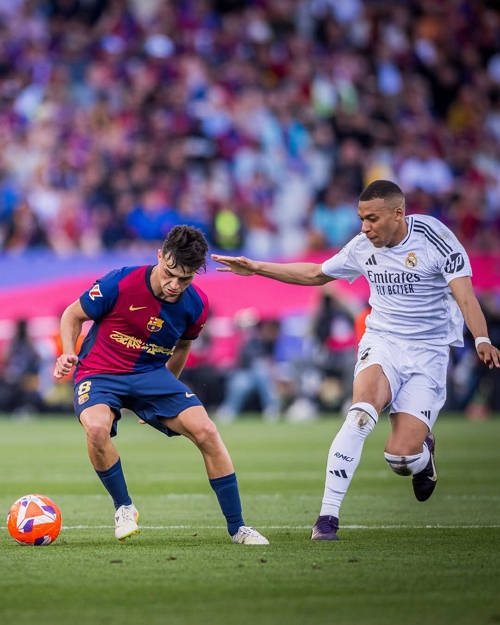 바르셀로나, '음바페 해트트릭' 레알 4-3 격파...리그 우승 눈앞