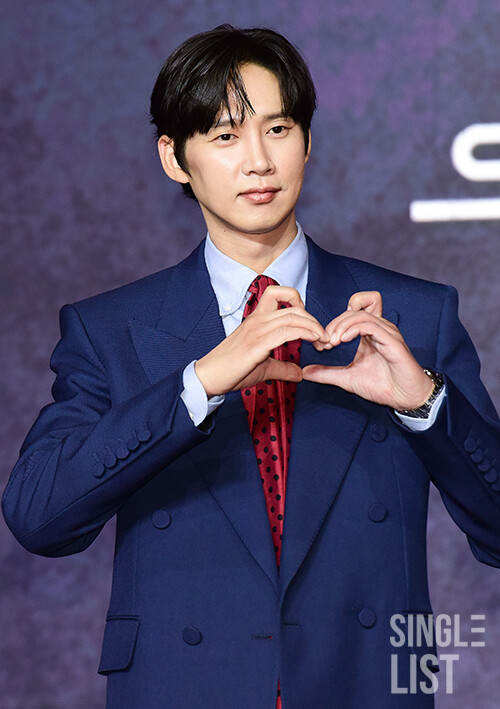 [포토] 박성훈 ‘여심 사로 잡는 하트'