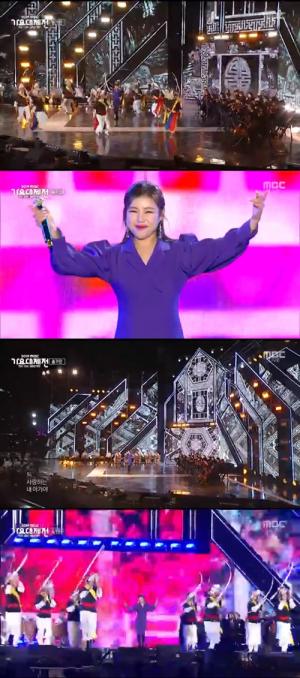 [2019 MBC 가요대제전] 송가인, ‘엄마 아리랑’ 무대에 사물놀이패