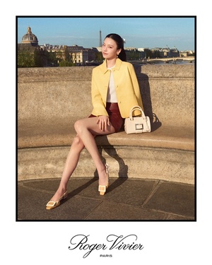 ITZY 예지, 로저 비비에 ‘파리의 여름’ 캠페인 공개