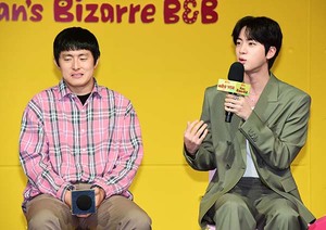 [포토] 기안84- BTS 진 '기안장 사장님과 직원'